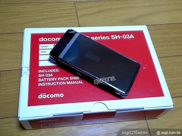 寫真追加: docomo Sharp SH-03A黑色? [開箱寫真]- SOGI 手機王