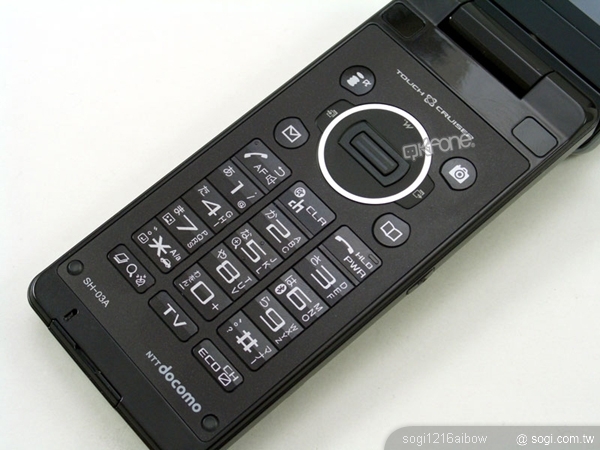 寫真追加: docomo Sharp SH-03A黑色? [開箱寫真]- SOGI 手機王