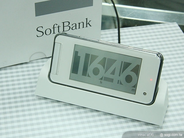 3 吋「外」螢幕 Sharp 934SH 好看不掀蓋- SOGI 手機王