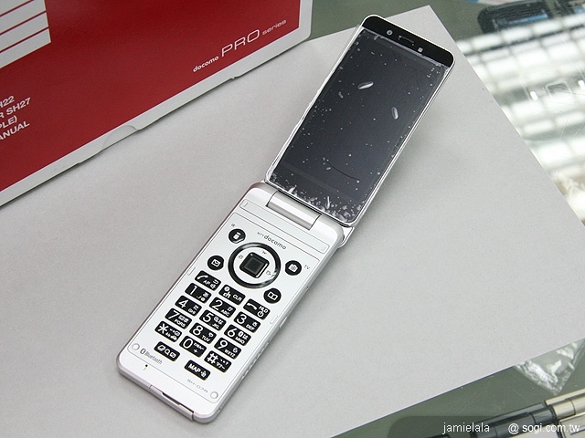 桌上迷你劇院 Sharp SH-07A- SOGI 手機王