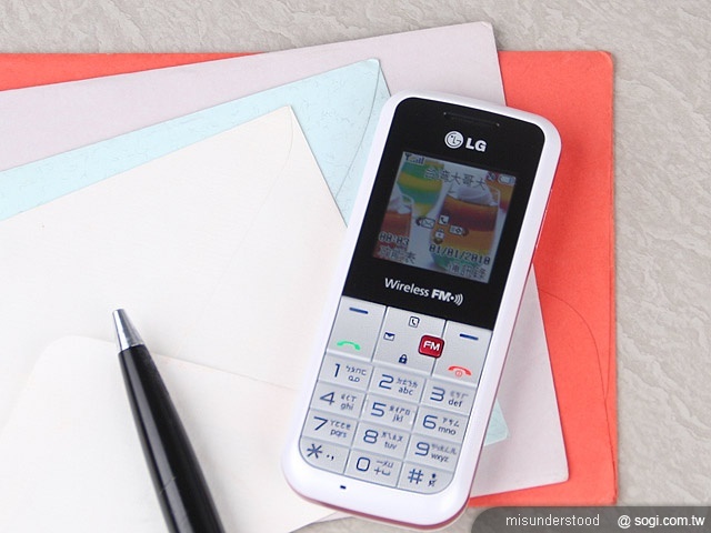 輕巧實用 LG GS108- SOGI 手機王