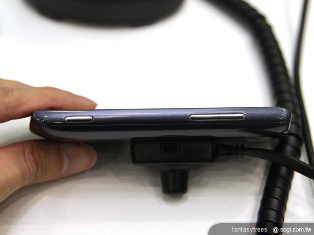 Acer W4搭載WP7.1芒果首曝光【Computex 2011】- SOGI手機王